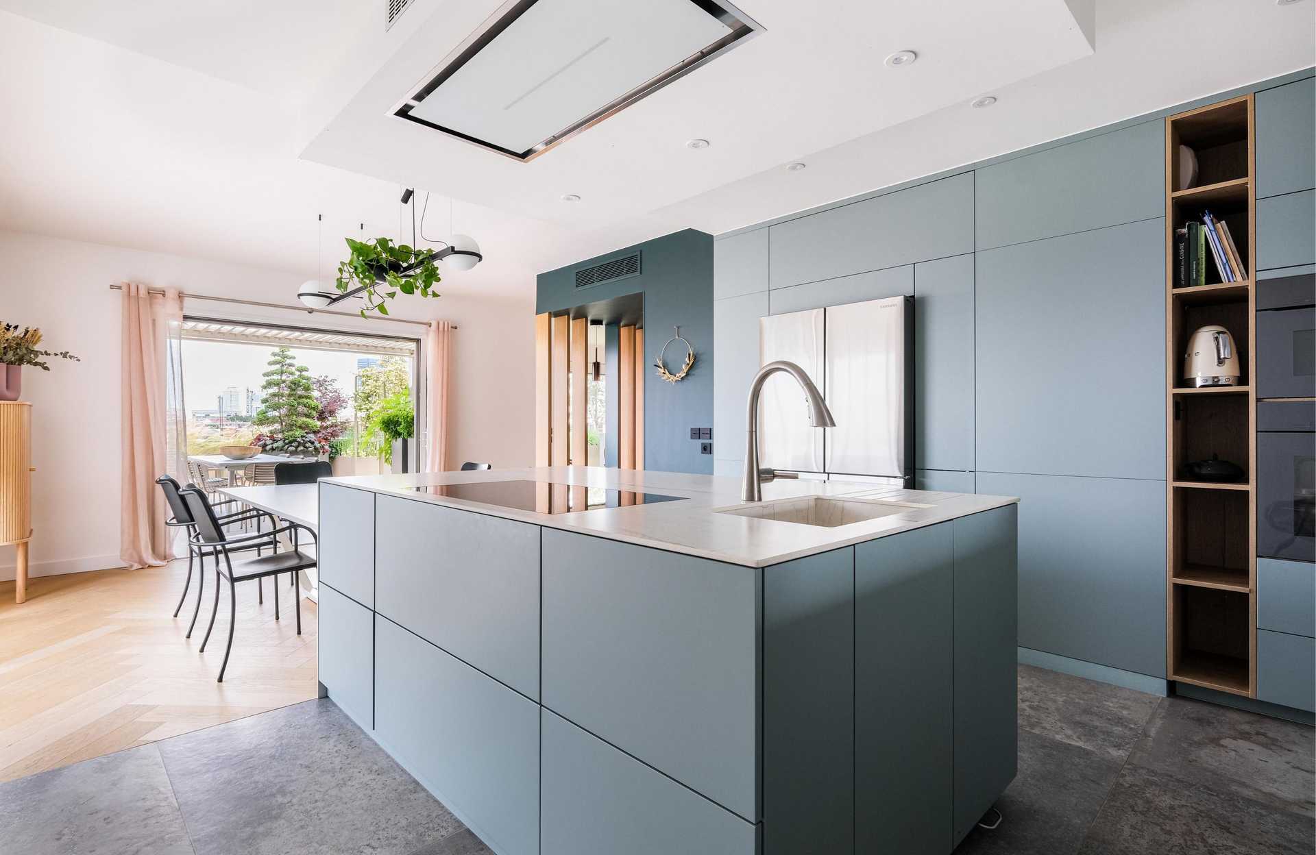 100% custom design of a 206m² off-plan apartment